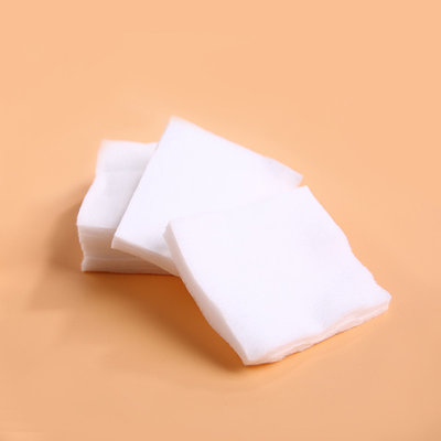 Organic Medical Cotton Pads Circular Shape Strong Absorbing Capacity